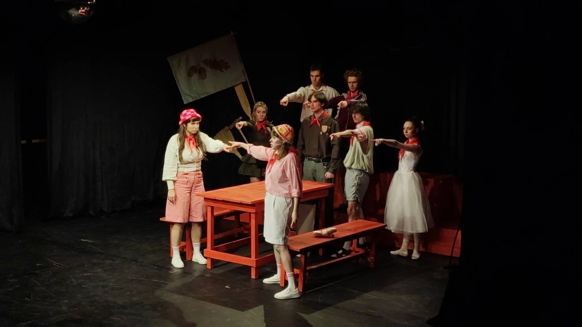 «Хулиган» — мюзикл в арт-центре ИСИ: в репортаже интервью со зрителями и актерами | 14 канал | 4K