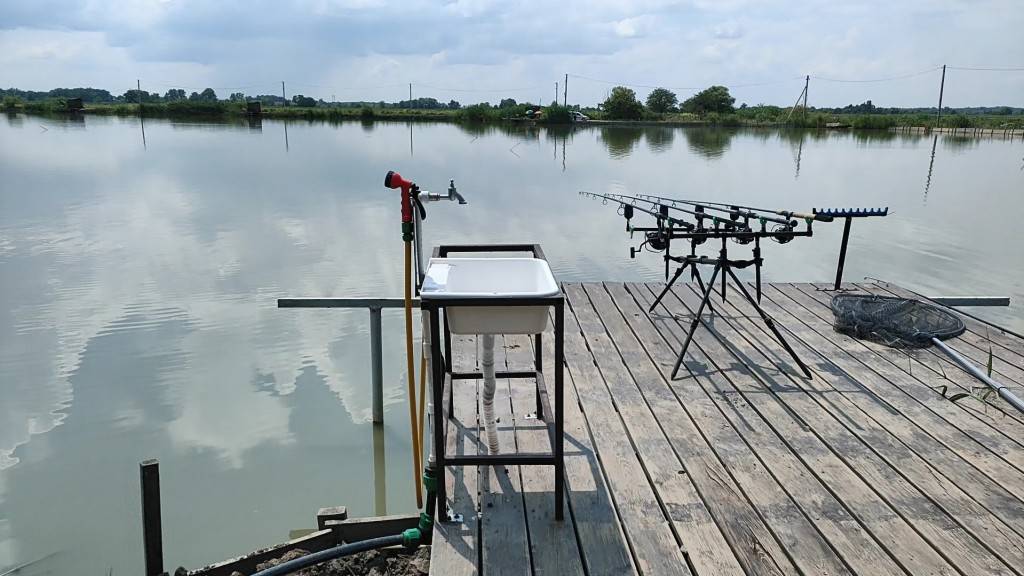 Ночная рыбалка на водоеме Озера Адыгеи