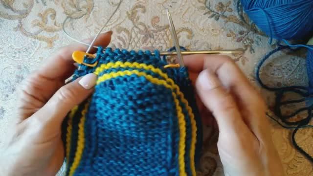 Замечательные тапочки-следочки спицами /как связать/МК вяжем вместе