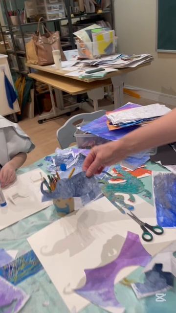 Занятие по рисованию в ДЦ Движение