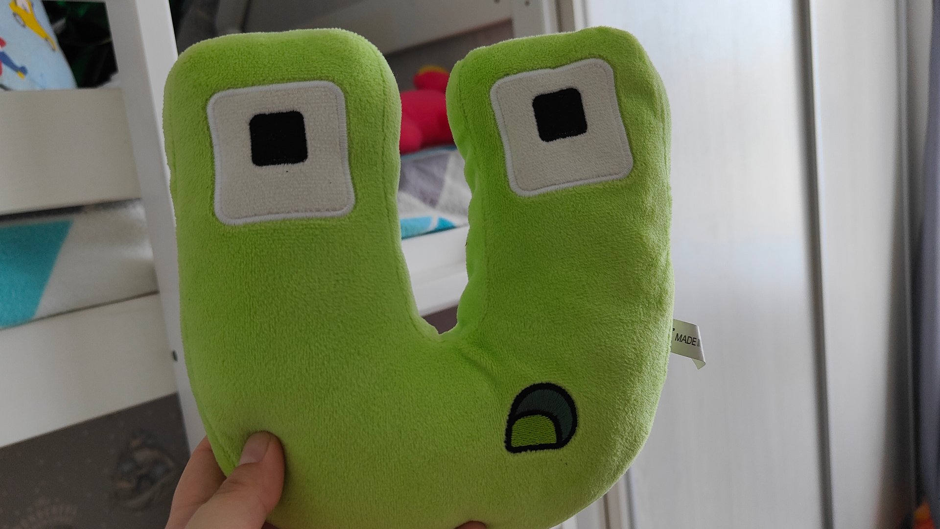 играем и изучаем букву U алфавит лор для детей, детские мягкие игрушки буквы лора, alphabet lore