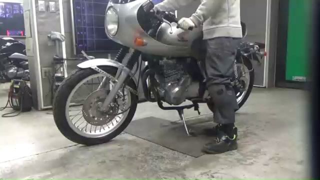 Мотоцикл дорожный Honda GB400TT MK2 рама NC20 в стиле "кафе-рейсер" гв 1985 пробег 32 т.км серебро