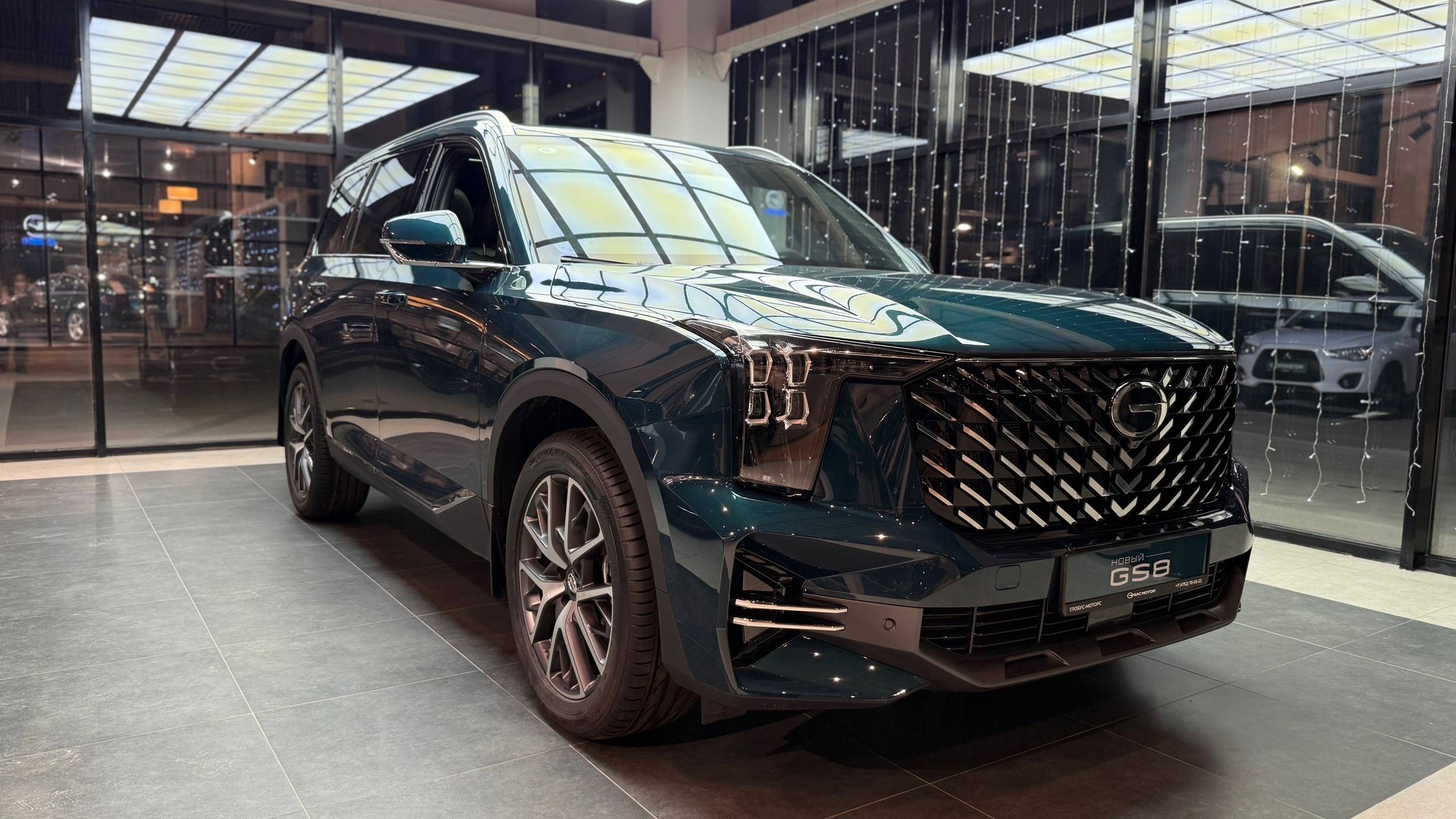 GAC GS8  комплектация GT зеленый салон черно-зеленый 4WD