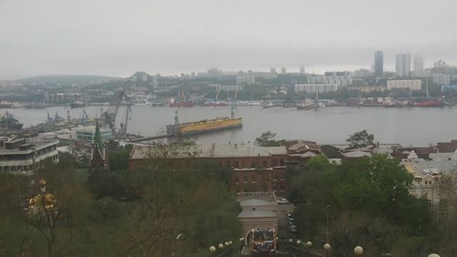 Фуникулер во Владивостоке. Вид снаружи и из окна фуникулера.