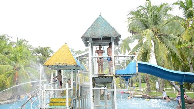 Мини аквапарк на горячих источниках!Хайнань!