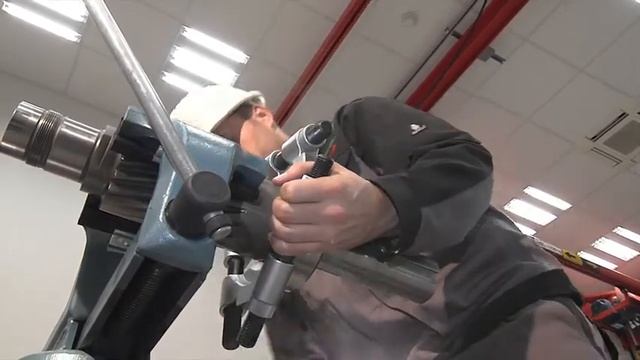 Как монтировать подшипники с помощью съемника