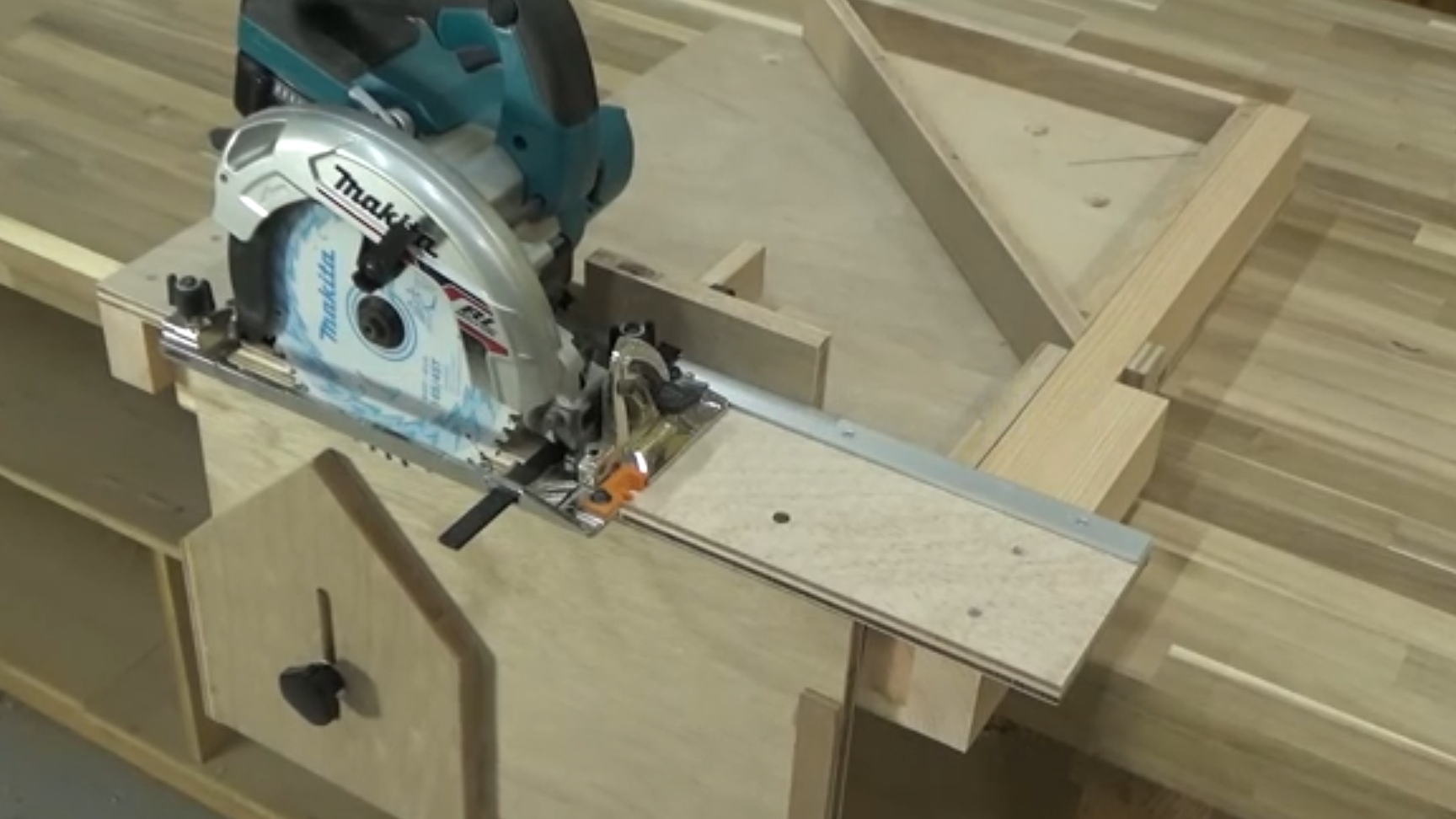 Направляющая для пилы 4 опции.