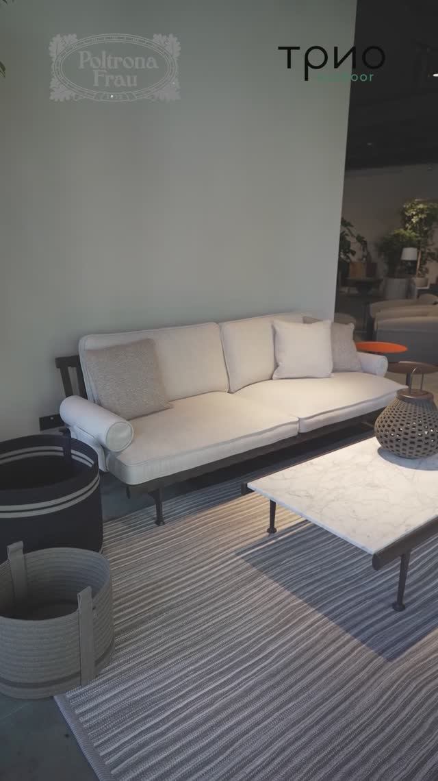 Диван Souvenir d'Italie от Poltrona Frau