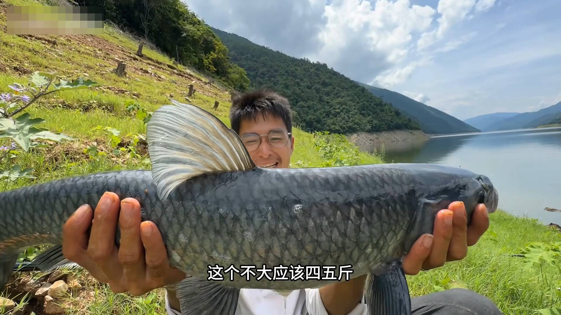 Сяо Сун ловит рыбу в дикой природе - Держим первое место (день 11)