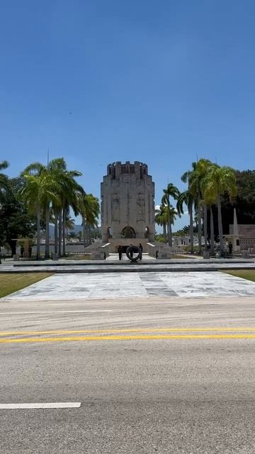 Мавзолей Хосе Марти, Санта-Клара, Куба.