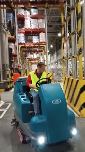 Тест-драйв поломоечной машины Wellland FD230 на складе «Магнита» | Часть 10