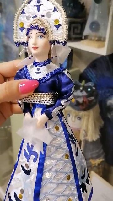 Кукла фарфоровая в русском костюме в стиле Гжель