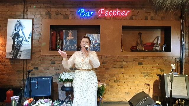 Полюбила-полюбила
Песня Елены Суворовой в исполнении автрона на Юбилее.