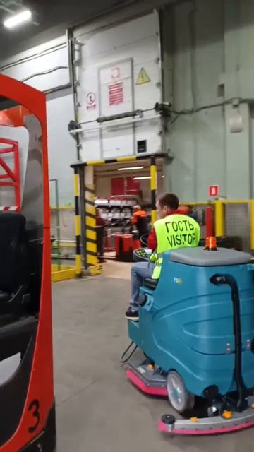 Тест-драйв поломоечной машины Wellland FD230 на складе «Магнита» | Часть 6