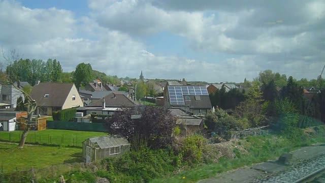 Бельгия - вид из окна поезда.