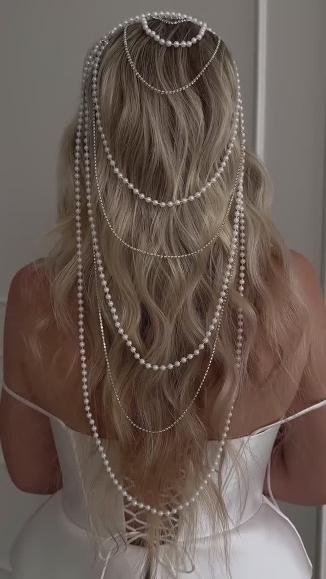 Легкие и красивые локоны русалки или серф локоны на утюжок #прическа #укладка #волосы #локоны