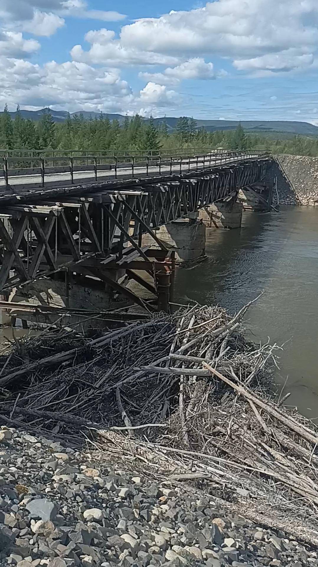 Дороги и реки Колымы. Широкинский мост через реку Берелех
