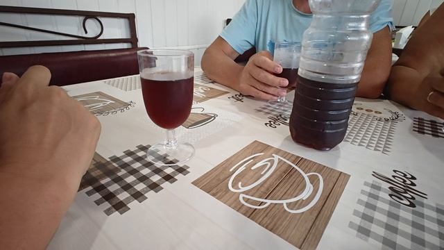 Крым 25.дегустация напитка перед ужином..