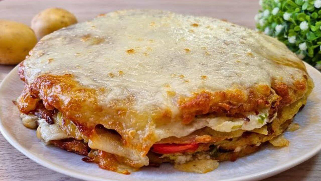 Только картошка, и все соседи будут спрашивать рецепт! Они такие вкусные!