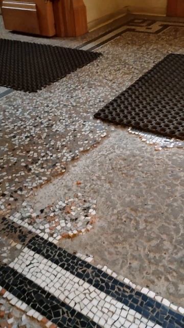 Вход в Базилику Св. Екатерины