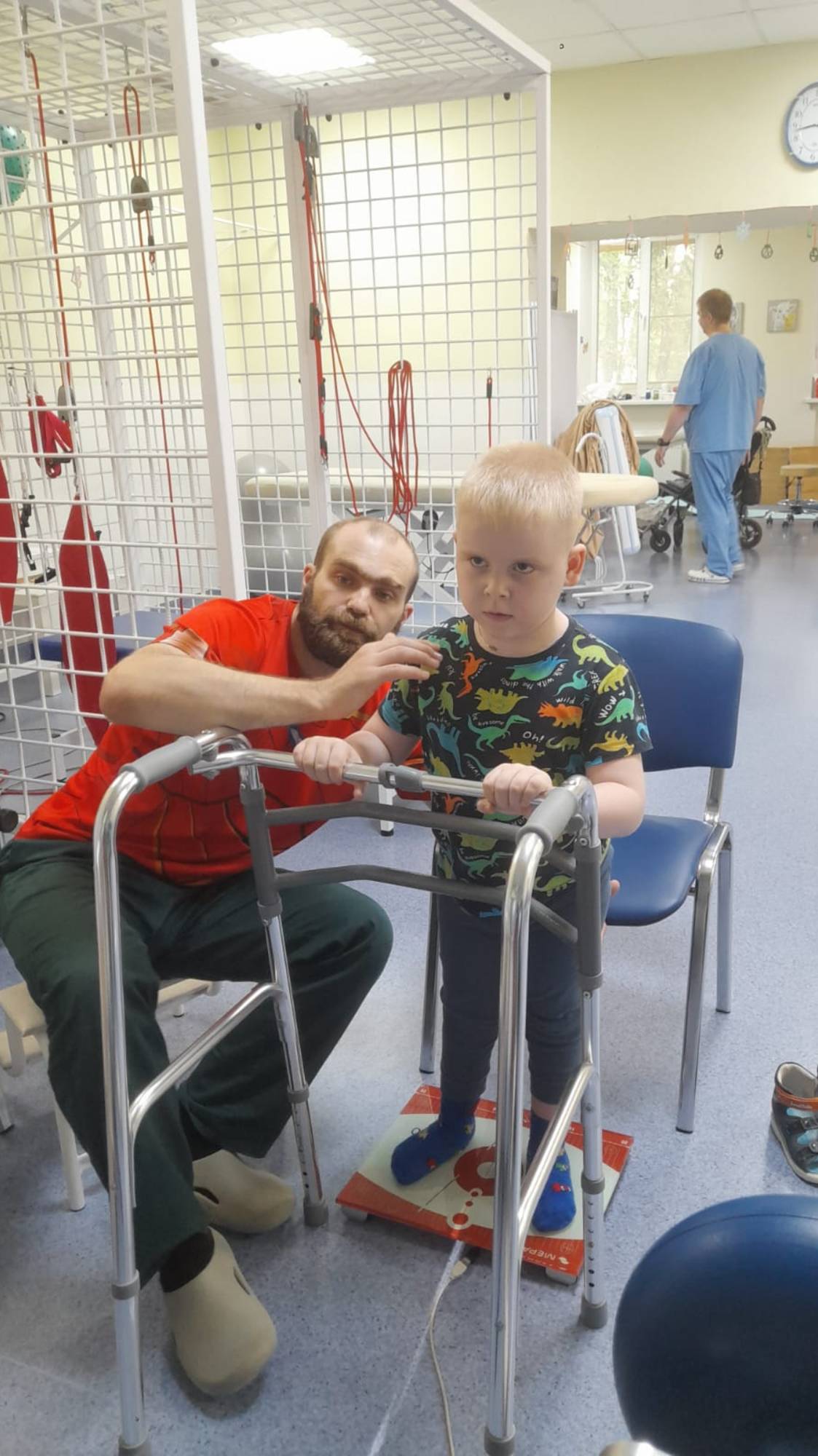 Мама Ромы Данилова благодарит всех, кто помог ее сыну получить курс реабилитации