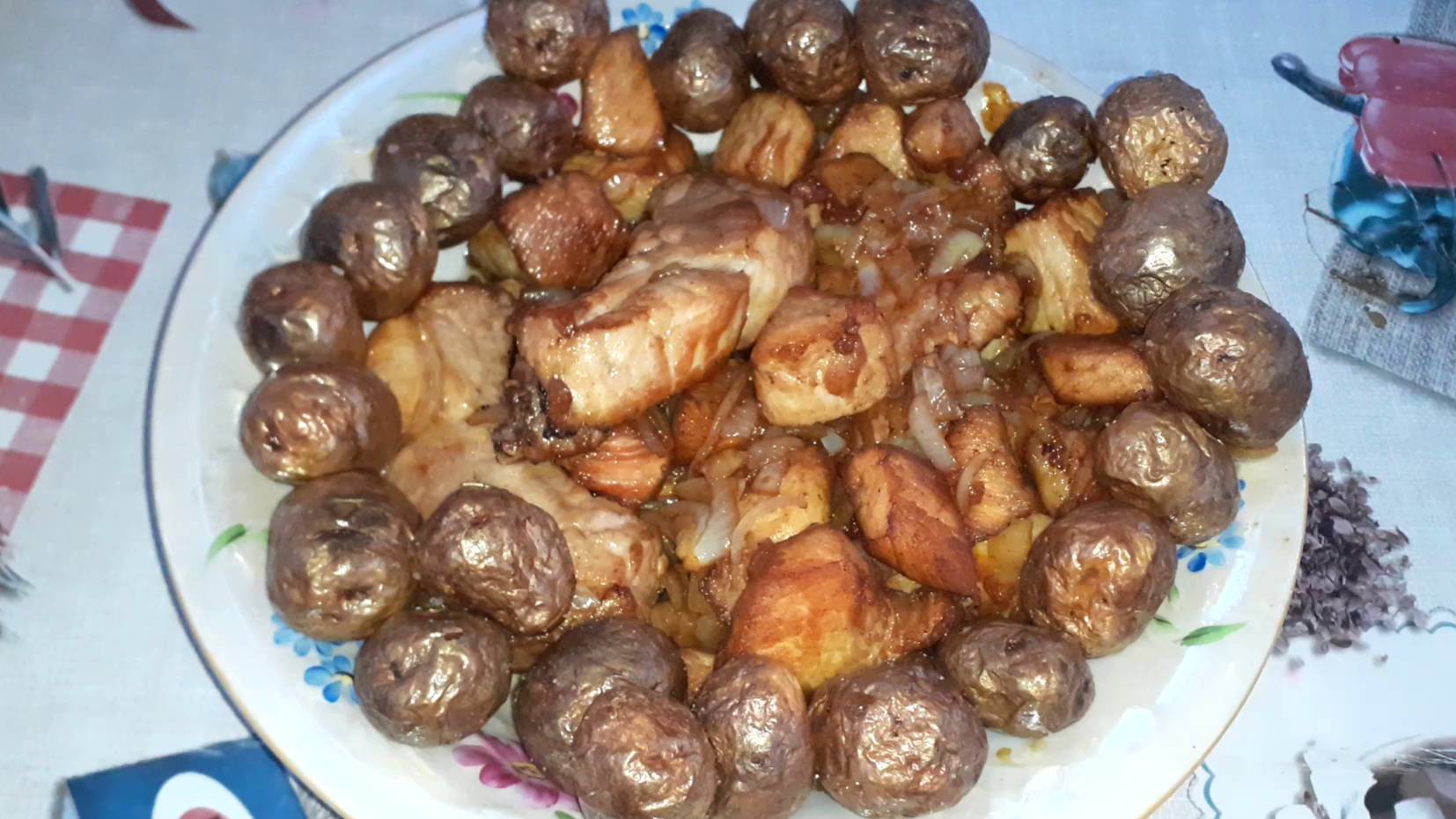 Мясо с луком и картофелем в казане. Рецепт вкусного ужина