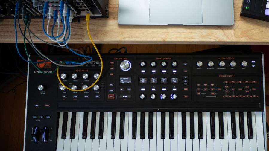 .Звуковое путешествие, в котором звук встречается с духом а свет танцует с тенью.