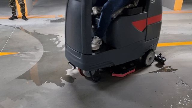 Тест-драйв поломоечной машины ARTRED S9 на парковке | Часть 6