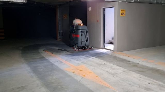 Тест-драйв поломоечной машины ARTRED S9 на парковке | Часть 3