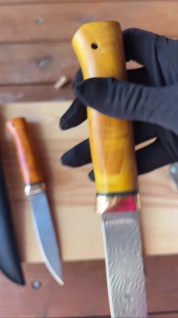 Пескари с теплой рукоятью из стабилизированного тополя и дамаска с узором перо