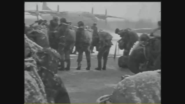 Десант внезапен, как кара Божья, непредсказуем, как Страшный суд.
ВДВ СССР. Хроника с учений (1974)