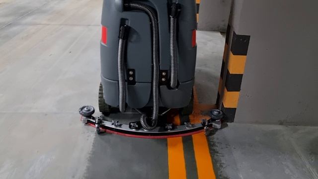 Тест-драйв поломоечной машины ARTRED S9 на парковке | Часть 7