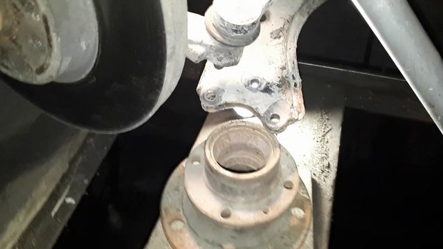 опель корса смена клепанного шарового пальца , способ 2.