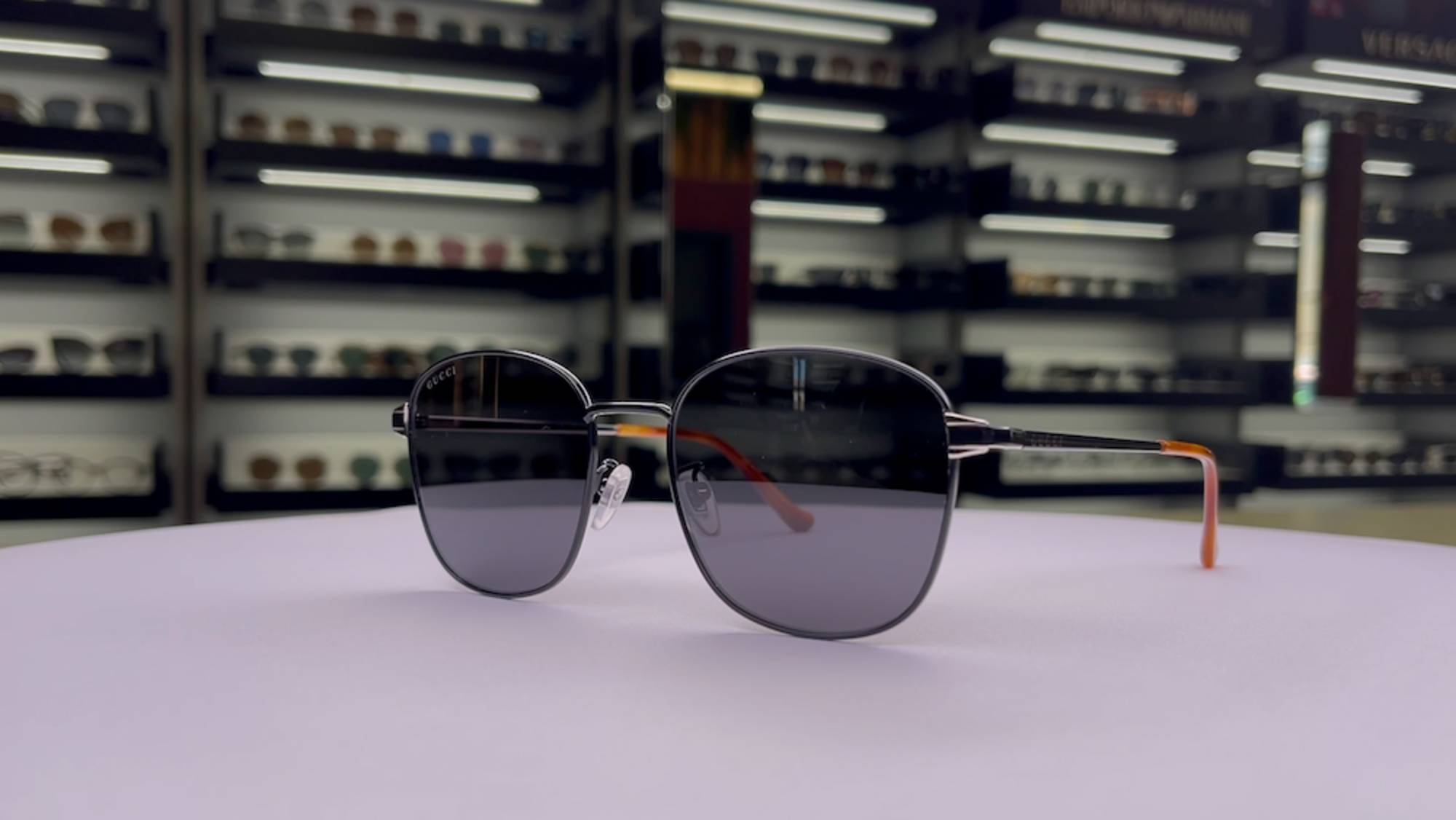 Обзор Gucci 0575SK 007: квадратные унисекс очки