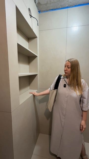 Душевая кабина в ванной комнате. Дизайн квартиры в новостройке