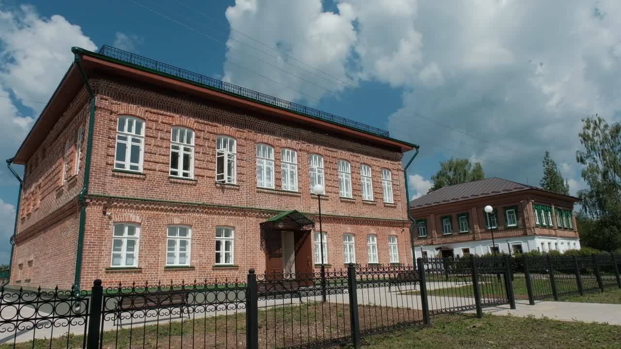 Сергей Ситников оценил новое помещение Сусанинского краеведческого музея