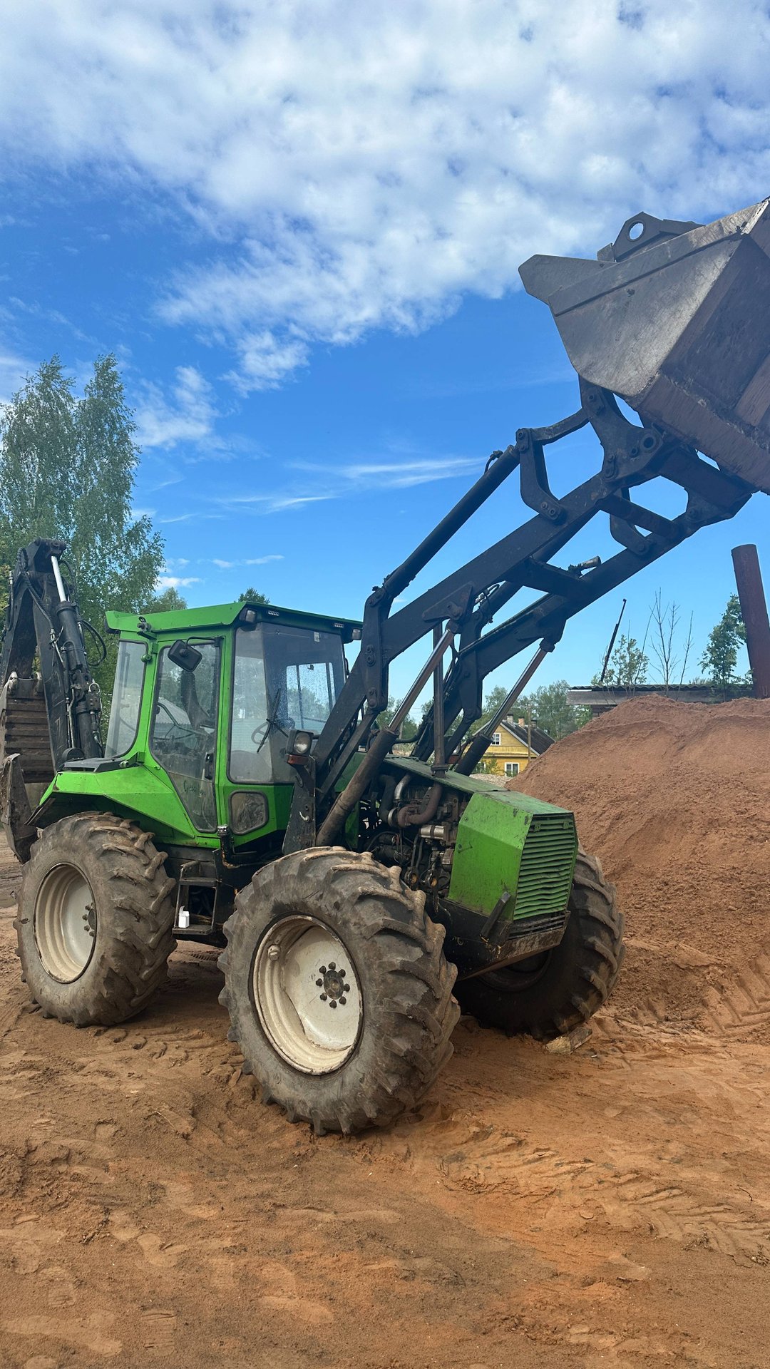 Обработка триботехническим составом экскаватора-погрузчика Lannen 714