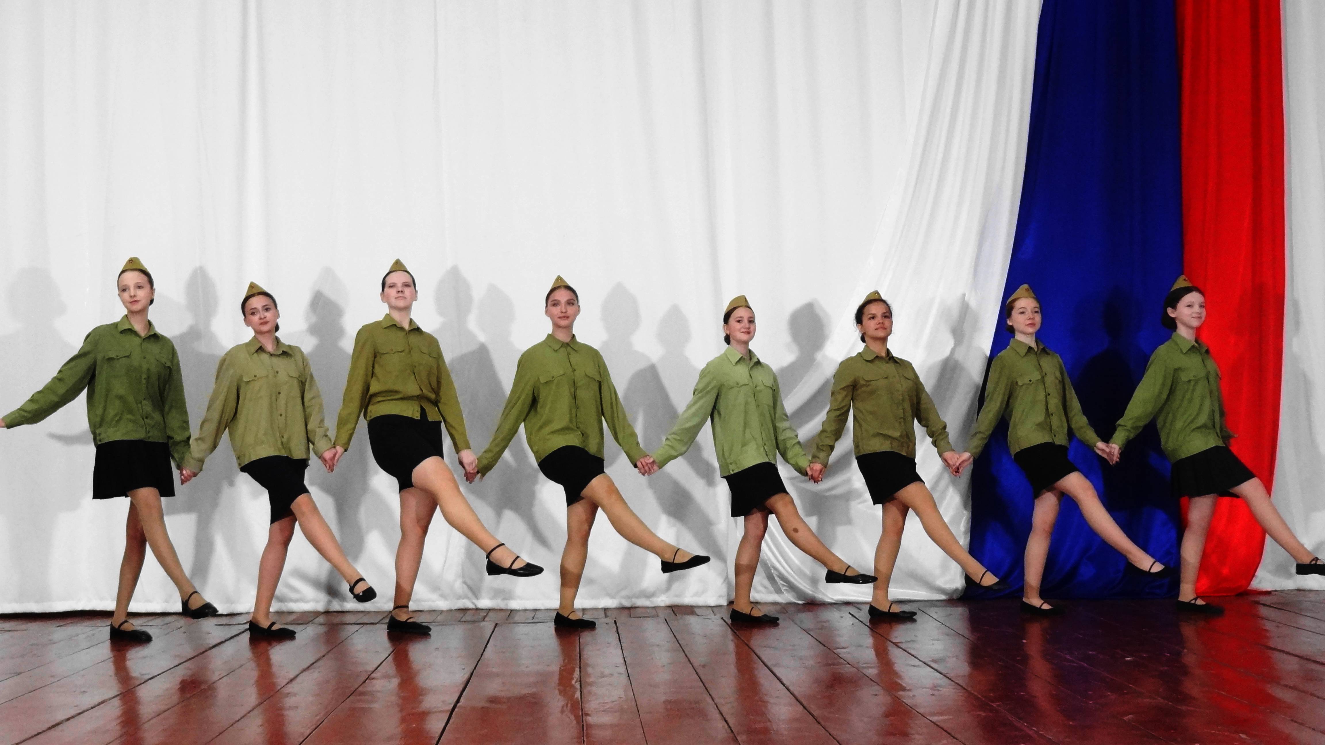 "СОЛДАТСКАЯ КАДРИЛЬ"
  Старшая хореографическая группа ГБУ ОО ЗО Нововасильевская СОШ №53"