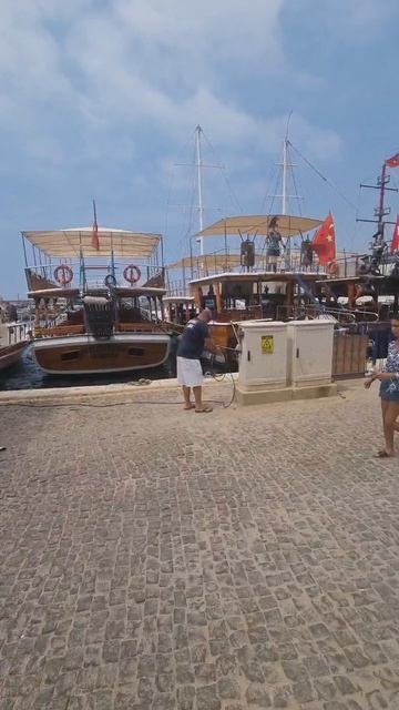 Гуляем в порту Калеичей в Турции, солнечная погода и хорошее настроение