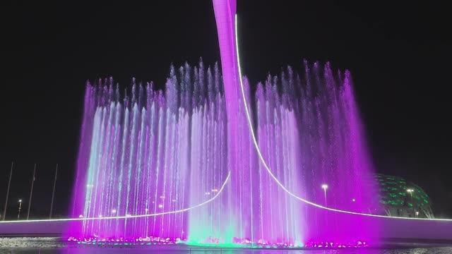 Поющие фонтаны в Сочи. We Are The Champions. Queen. Семья Бровченко.