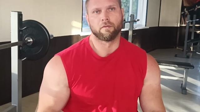 Бодибилдер Аркадий Величко