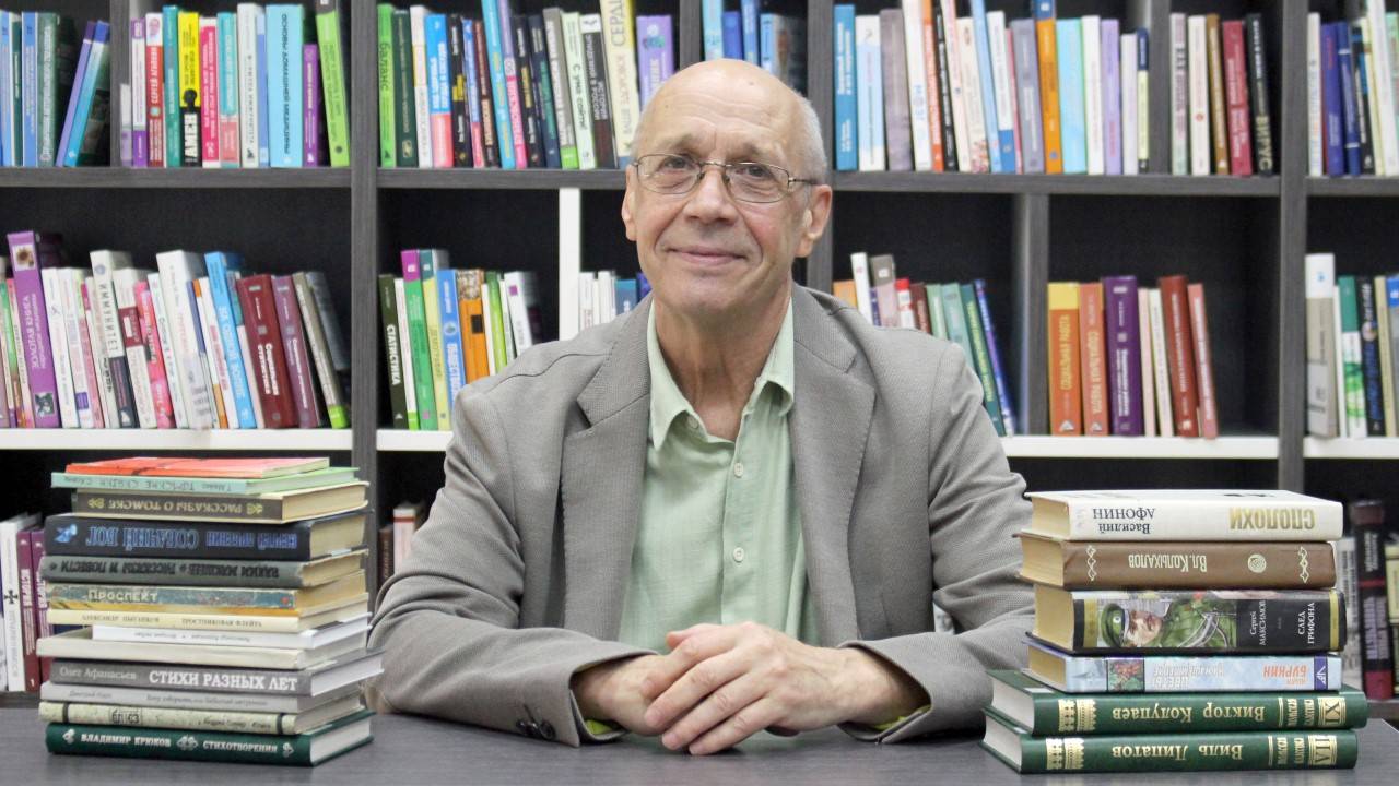 В гостях у Пушкинки: литературовед Вячеслав Суханов