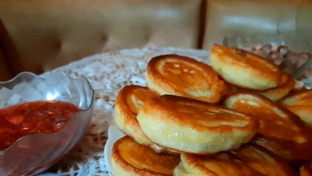 А река течёт