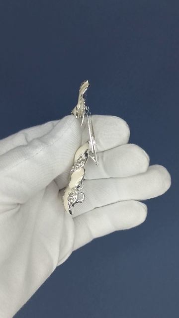 Украшение клипса, со стразами, серая, 8см. Артикул: 02410