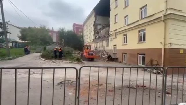 Дом по ул. Карла Маркса 52 а частично рухнул