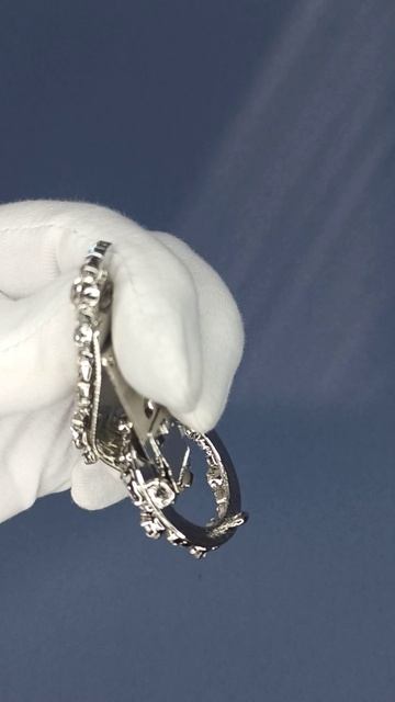 Украшение клипса, со стразами, серая, 7см. Артикул: 00147