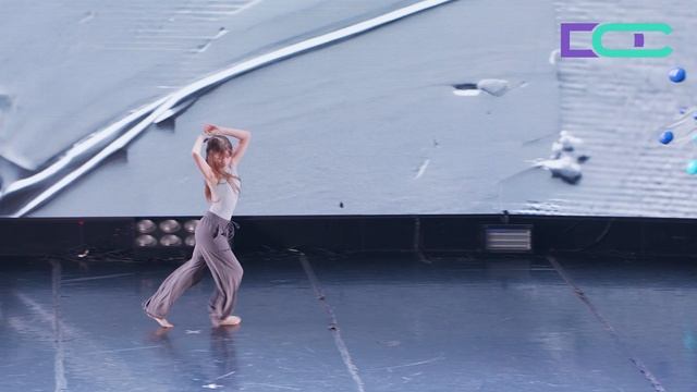 «Соберись!»/«За туалетом. Автопортрет» Зинаида Серебрякова,соло Анна Сатина, Александра Мирошникова