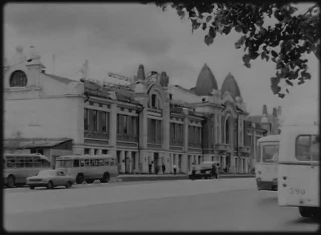 "В тысячи адресов"