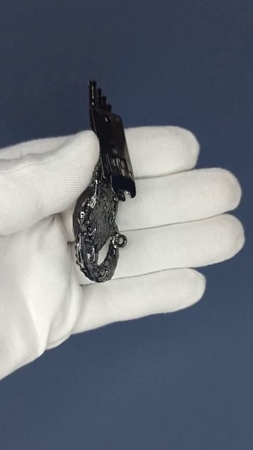 Украшение клипса, со стразами, черная, 8.5см. Артикул: 03869