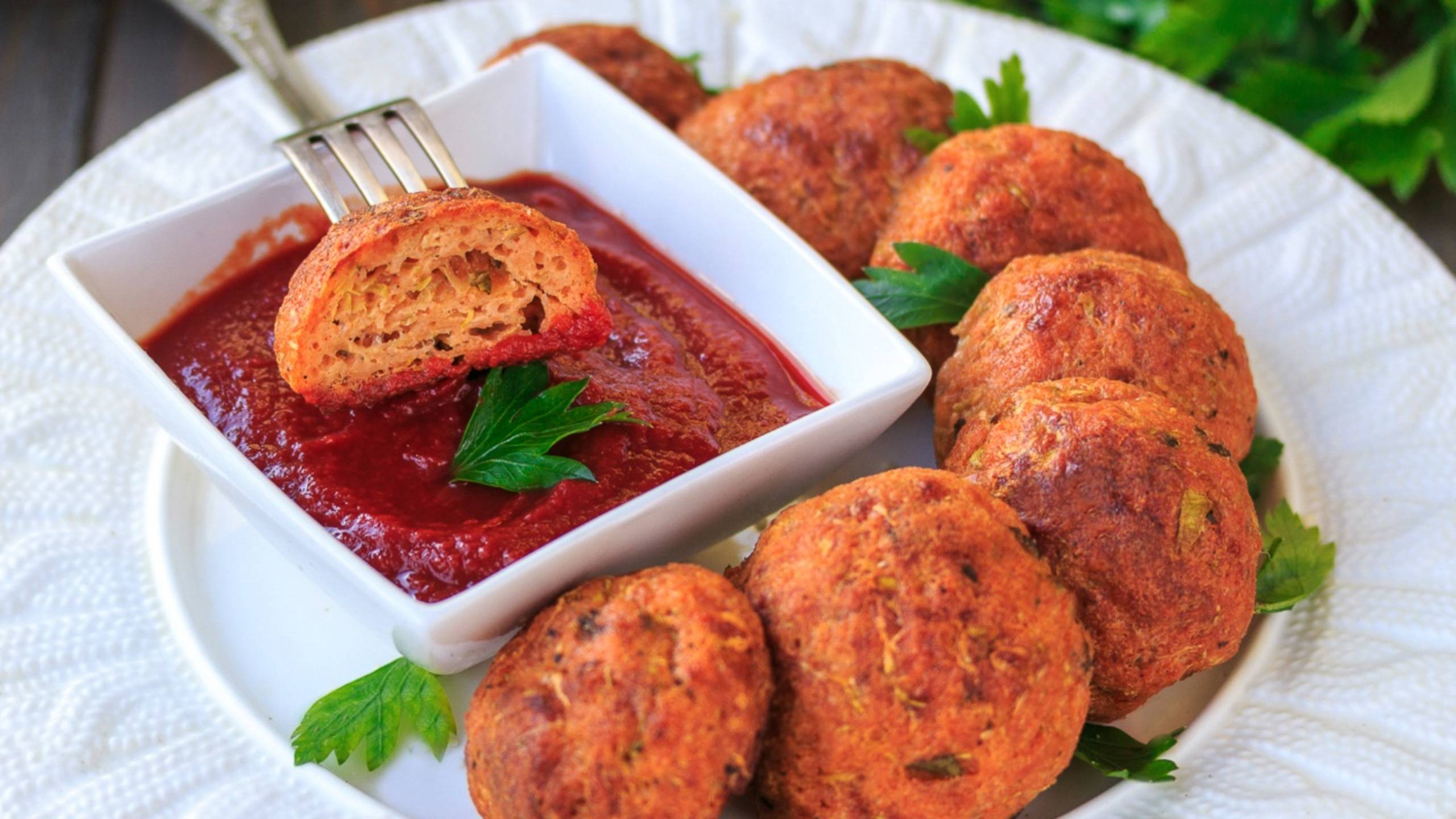 Лето в тарелке: ароматная закуска из кабачков с брынзой за 30 минут!